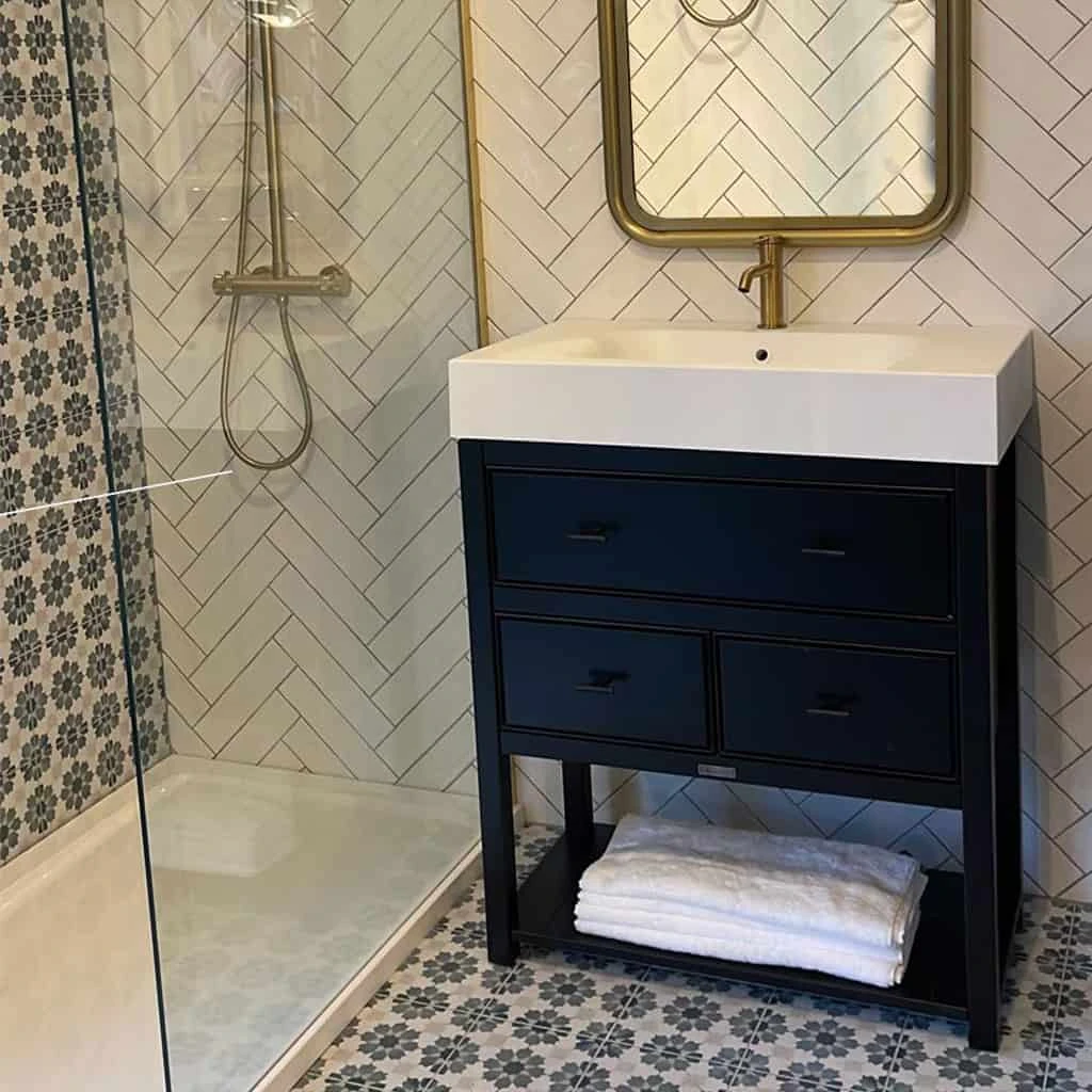 Amy Chunky Slab Resin White Vanity Unit | Harvey George