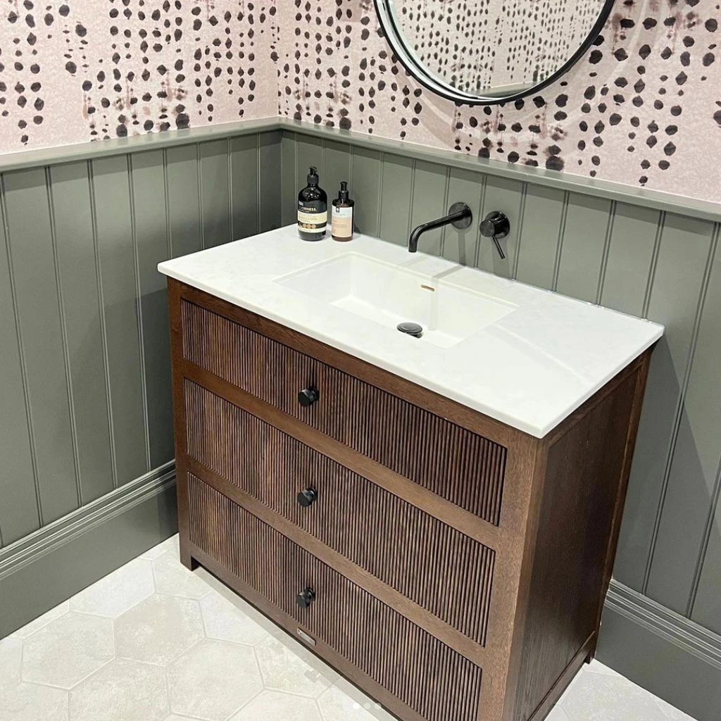 Clarence Reeded Oak Bathroom Vanity Unit | Harvey George